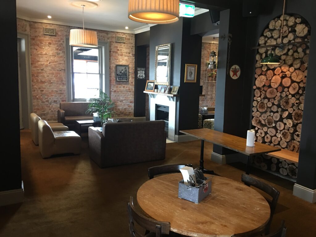 B Town BBQ features Texas BBQ style cooking - Bathurst Region Tourism